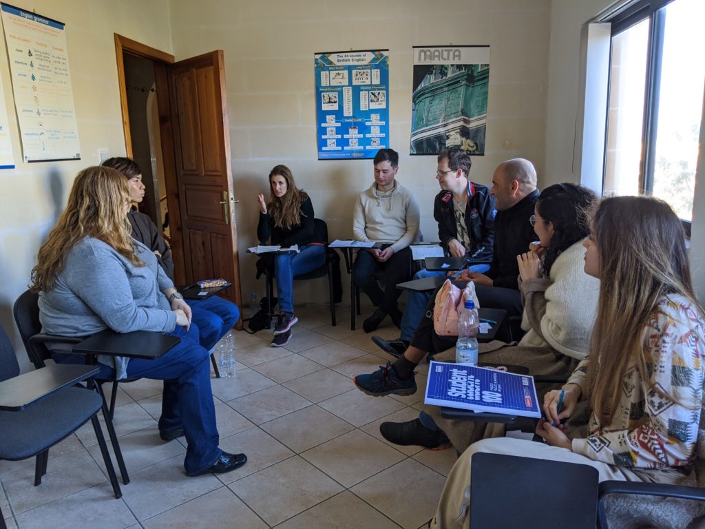 The importance of speaking English - Conversation classes at GSE